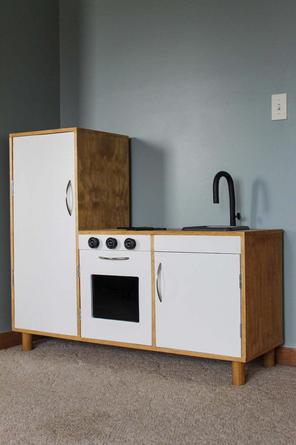 Our DIY Play Kitchen! – simplify the chaos