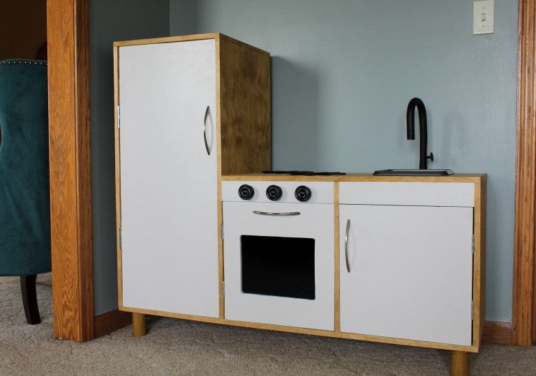 Our DIY Play Kitchen! – simplify the chaos