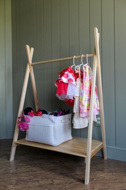 DIY Clothing Rack for Kids – simplify the chaos